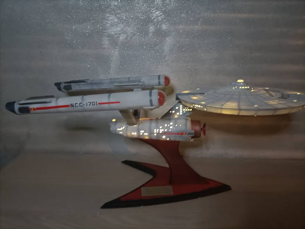 U.S.S. ENTERPRISE - Star Trek - Forum Modellismo.net U.S.S. ENTERPRISE - Star Trek - Forum Modellismo.net